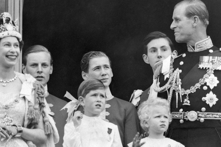 Negara Monarki Adalah: 2 Jenis, Kaitannya dengan Demokrasi Organisasi.co.id